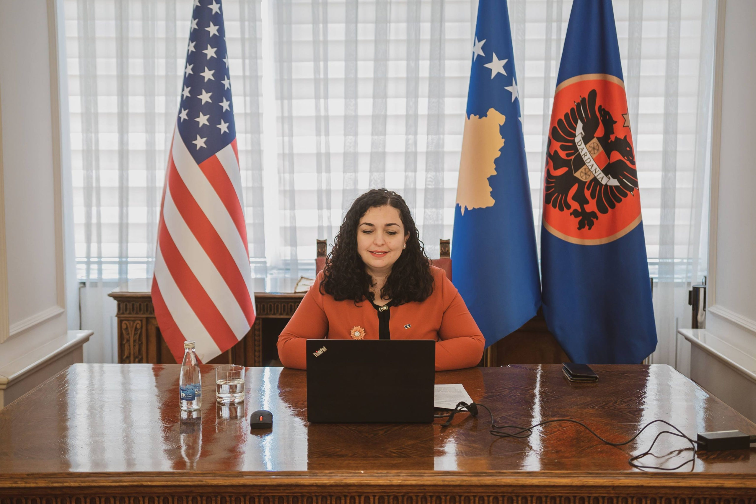 Presidentja për vendimin e ZRRE-së: Më e drejtë ndarja në 3 blloqe ...